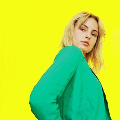 Clara : albums, chansons, playlists | À écouter sur Deezer