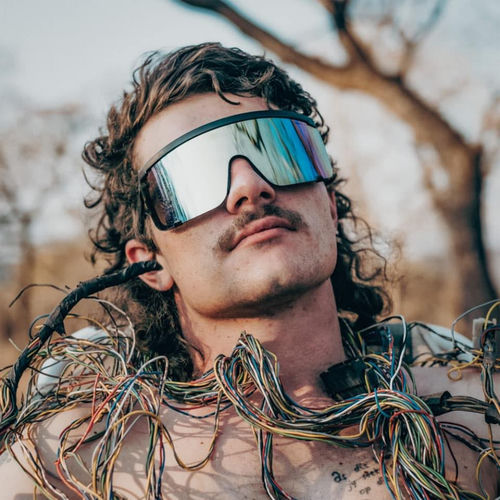 Synth Peter: albums, songs, playlists | Listen on Deezer