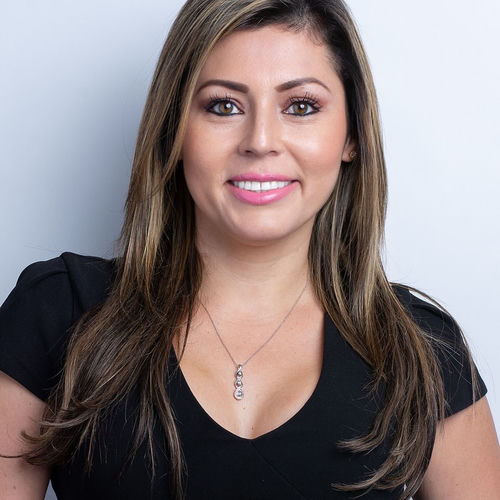 Listen to ASTRID CORDOBA podcast | Deezer